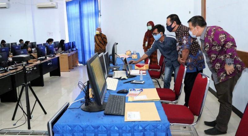 Rektor Tinjau Pelaksanaan UTBK-SBMPTN 2020 | UNIVERSITAS BENGKULU Rektor Tinjau Pelaksanaan UTBK-SBMPTN 2020 | UNIVERSITAS BENGKULU