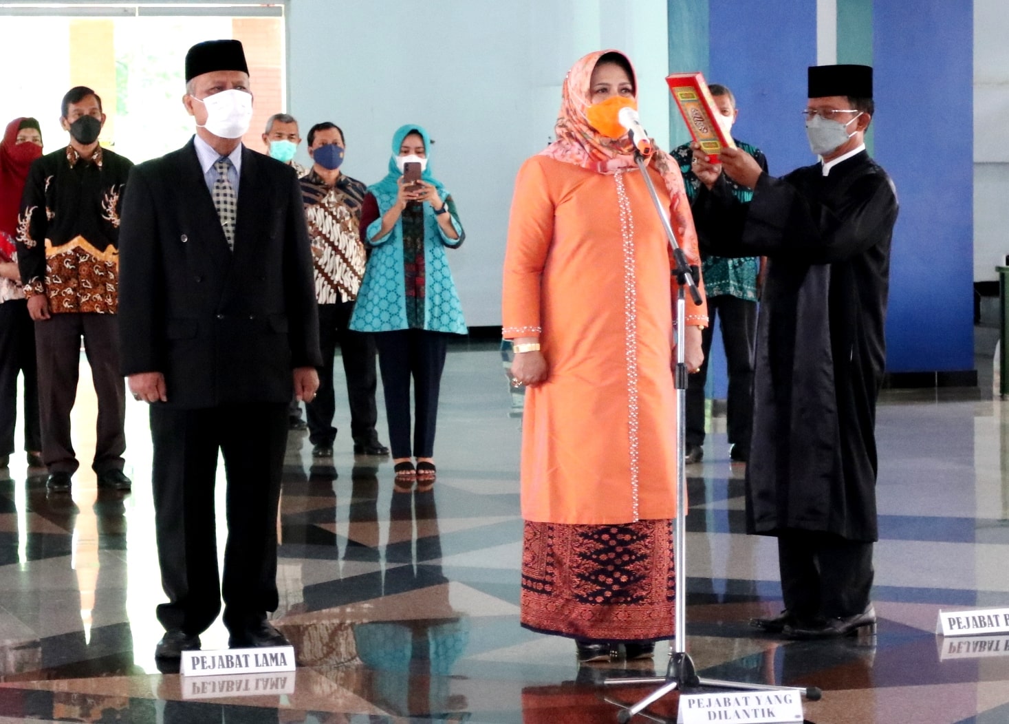 Rektor Lantik Dekan FISIP UNIB Periode 2021-2025 | UNIVERSITAS BENGKULU