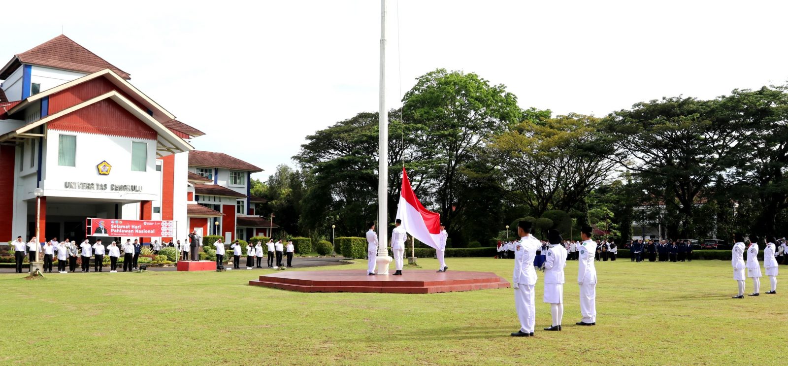 Upacara Hari Pahlawan di UNIB Berlangsung Khidmat | UNIVERSITAS BENGKULU