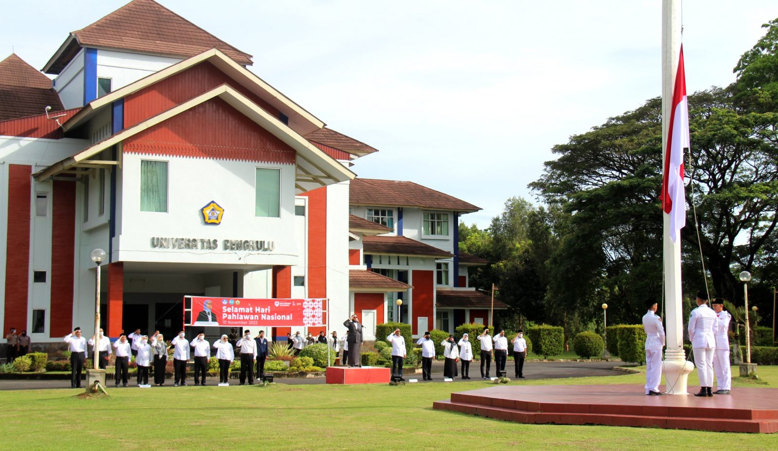 Upacara Hari Pahlawan di UNIB Berlangsung Khidmat | UNIVERSITAS BENGKULU