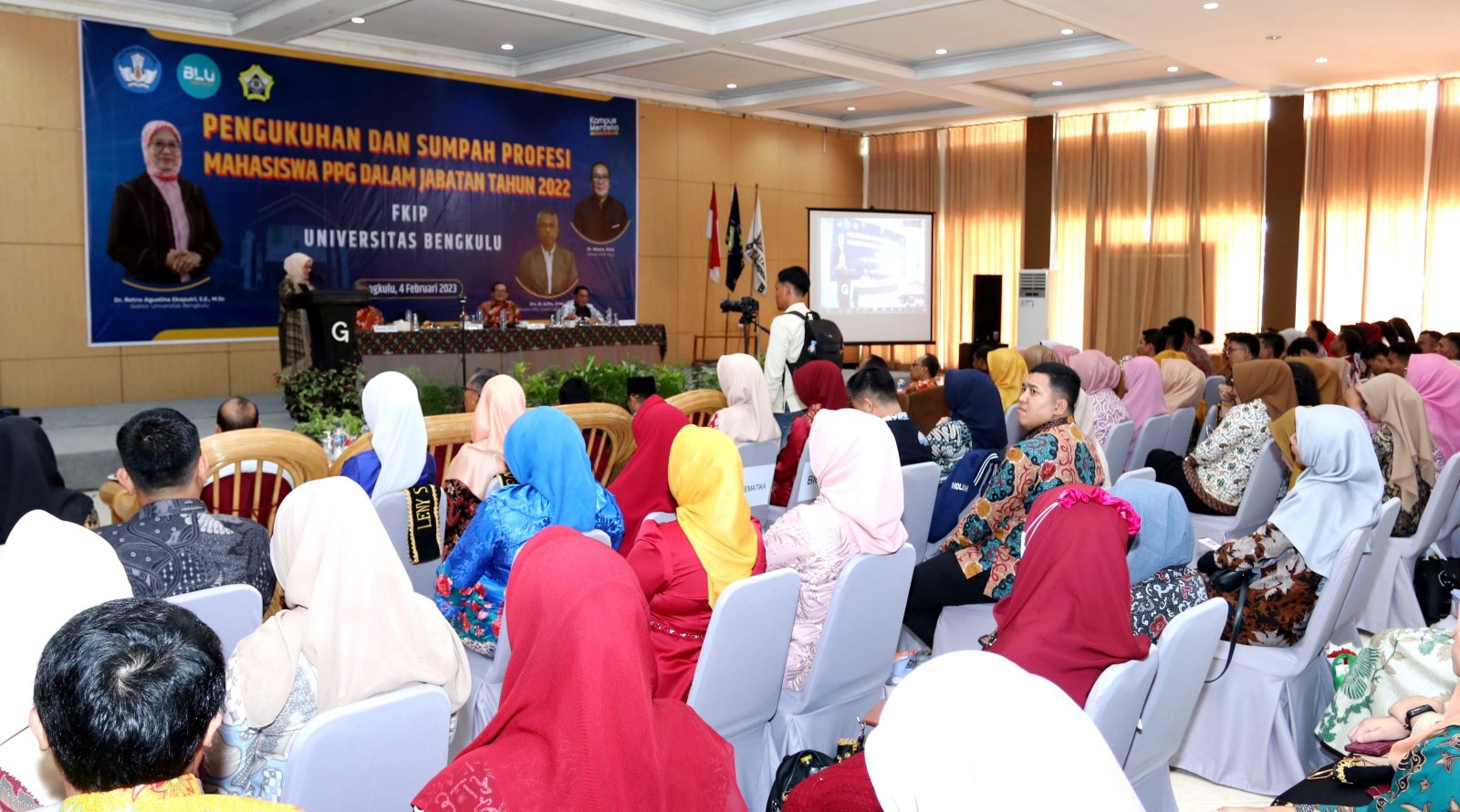 FKIP UNIB Gelar Pengukuhan dan Sumpah Profesi 672 Guru Profesional ...