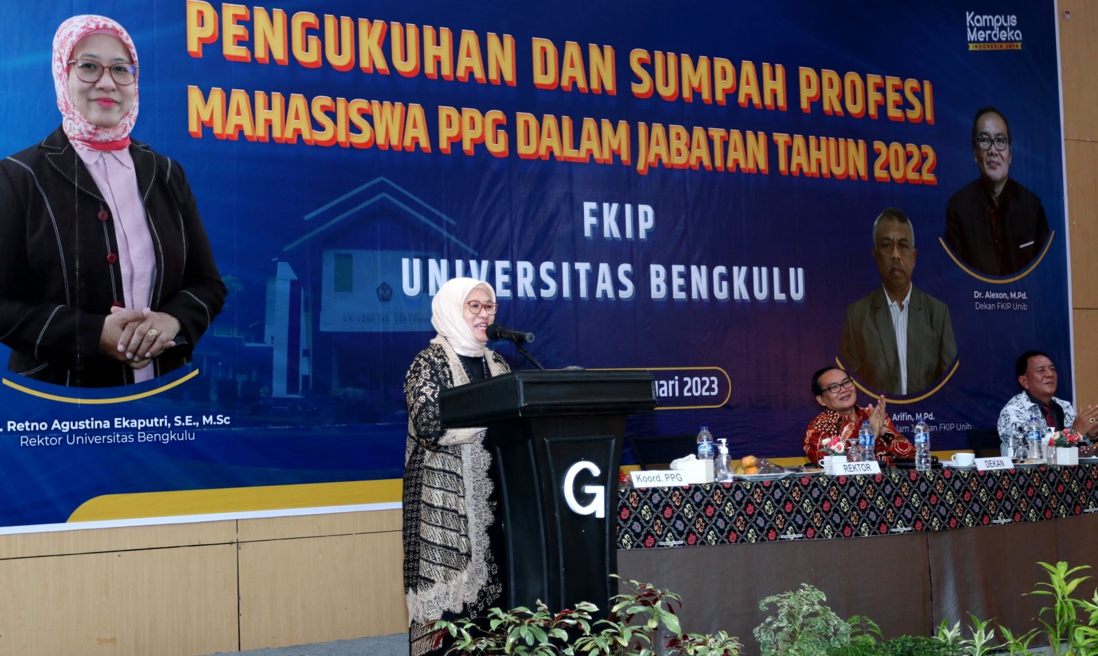 FKIP UNIB Gelar Pengukuhan dan Sumpah Profesi 672 Guru Profesional ...