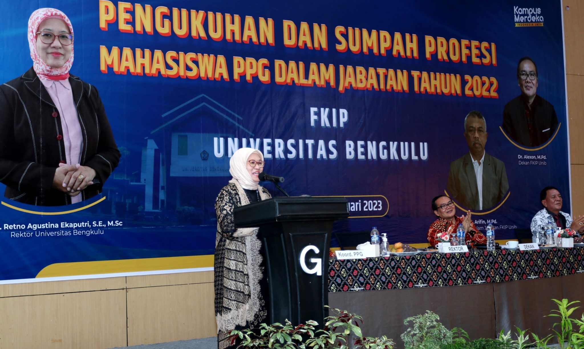 FKIP UNIB Gelar Pengukuhan dan Sumpah Profesi 672 Guru Profesional ...