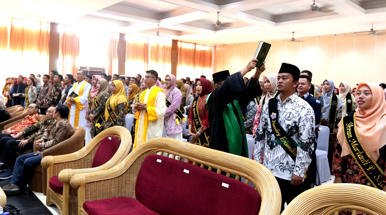 FKIP UNIB Gelar Pengukuhan dan Sumpah Profesi 672 Guru Profesional ...