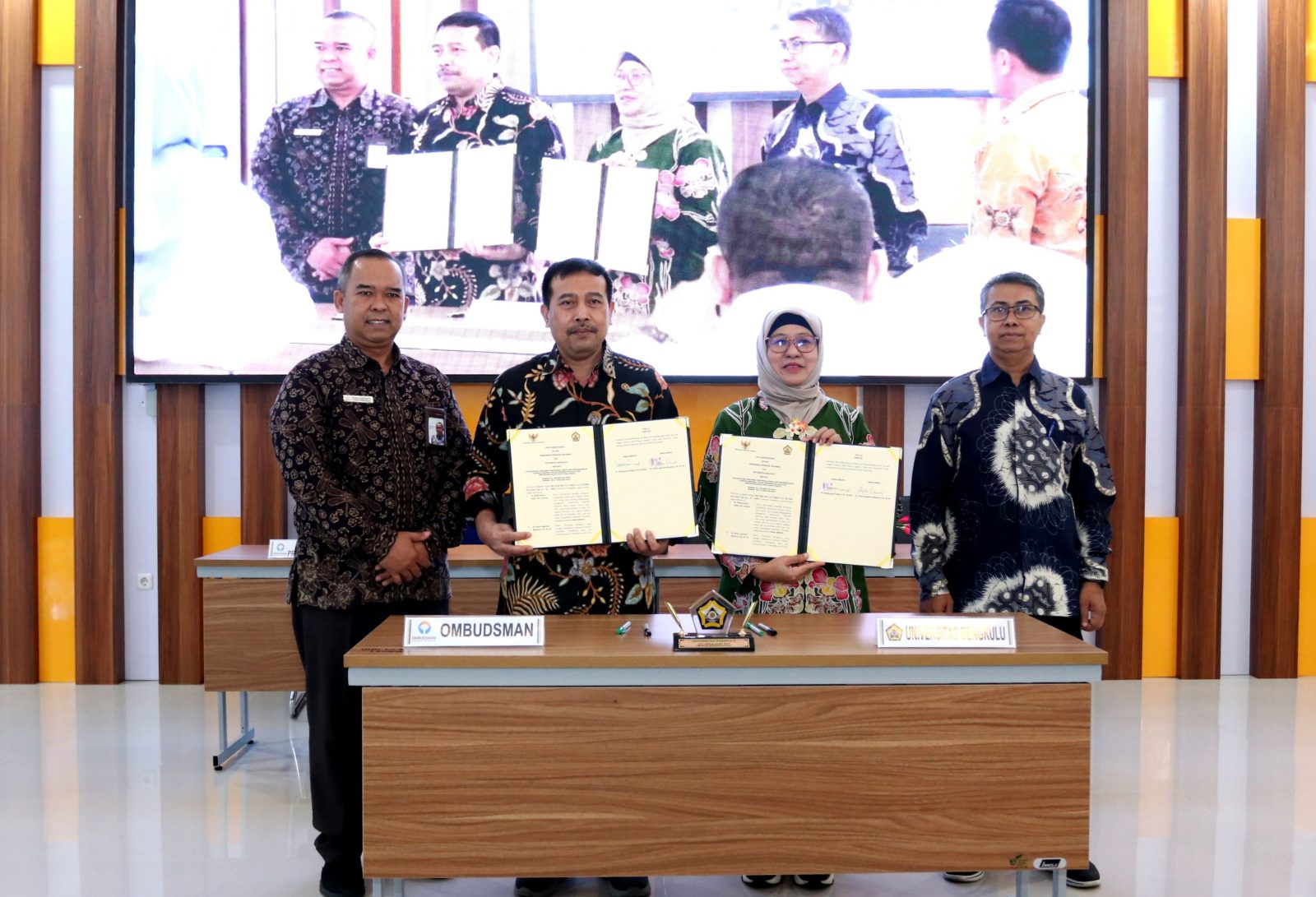 Ketua Ombudsman RI Teken MoU dan Kuliah Umum di UNIB | UNIVERSITAS BENGKULU