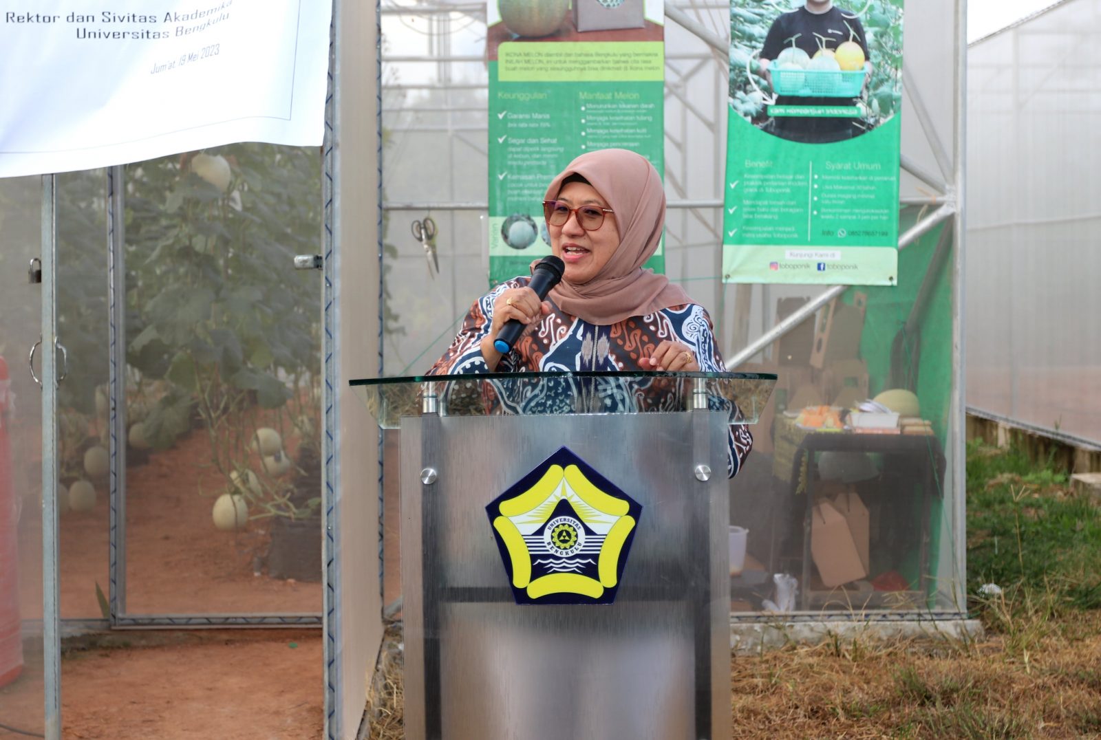 Meriahkan Dies Natalis Ke-41, Fakultas Pertanian Panen Raya Melon ...