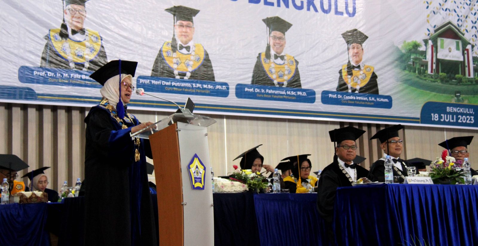 Pengukuhan 4 Guru Besar, Rektor : Komitmen untuk Keunggulan Akademik Berkelanjutan | UNIVERSITAS ...
