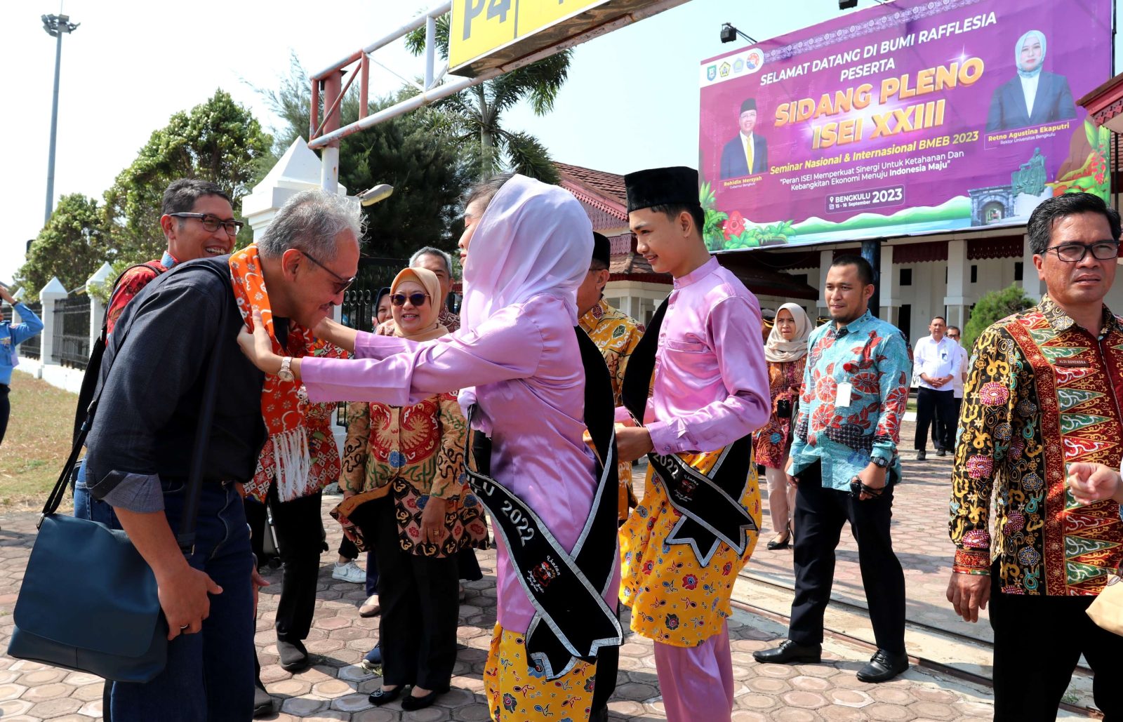 Selamat Datang Peserta Sidang Pleno dan Seminar Nasional ISEI 2023 ...