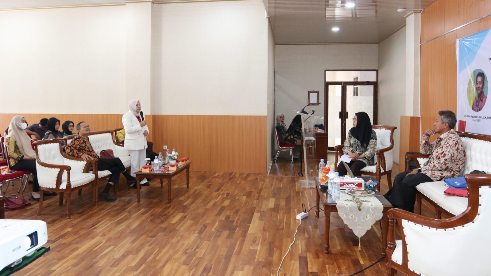 Seminar Peranan Notaris/PPAT Pasca UUCK dan Kuliah Umum Cyber Notary ...