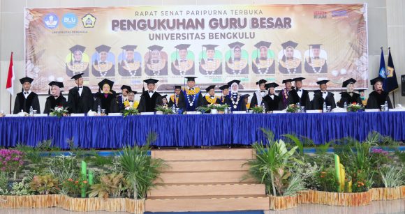 UNIB Tambah 10 Guru Besar, Dikukuhkan Serentak Oleh Rektor ...