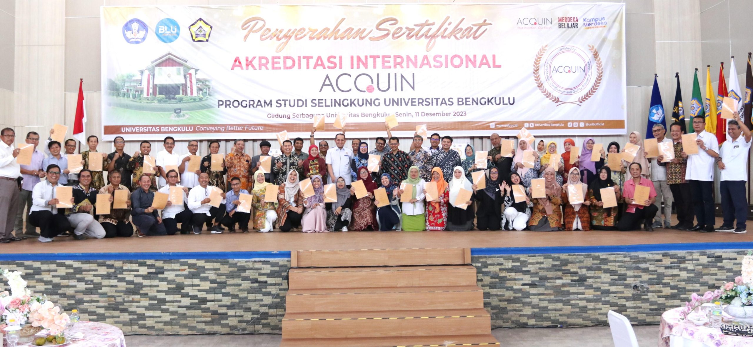 Pembagian 69 Sertifikat Akreditasi ACQUIN, UNIB Gelar Syukuran dan Konferensi Pers | UNIVERSITAS ...