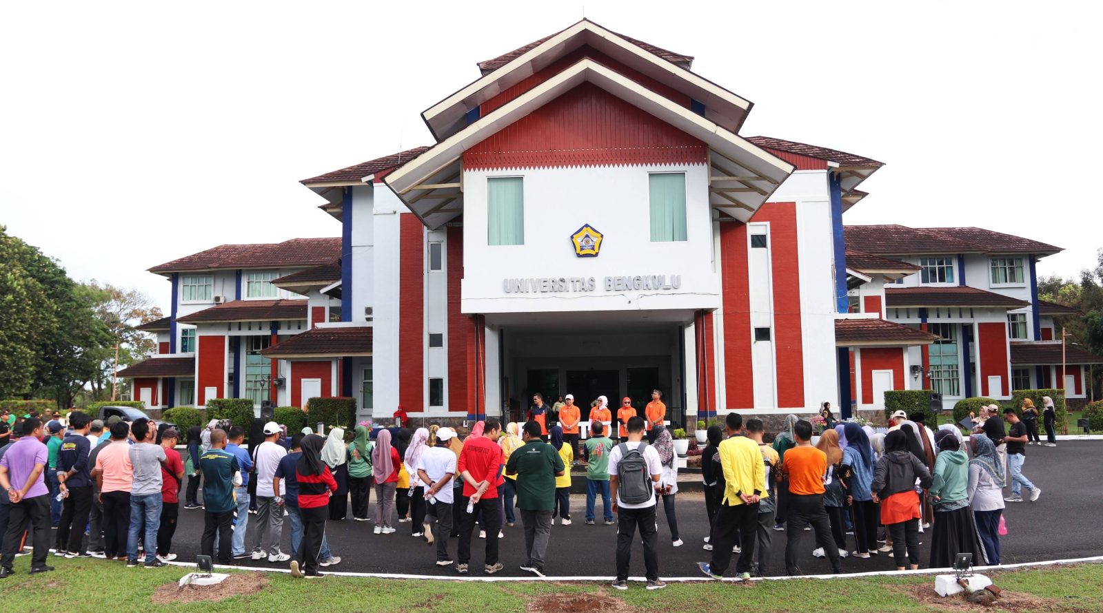 Gerbang Utama UNIB Diresmikan | UNIVERSITAS BENGKULU