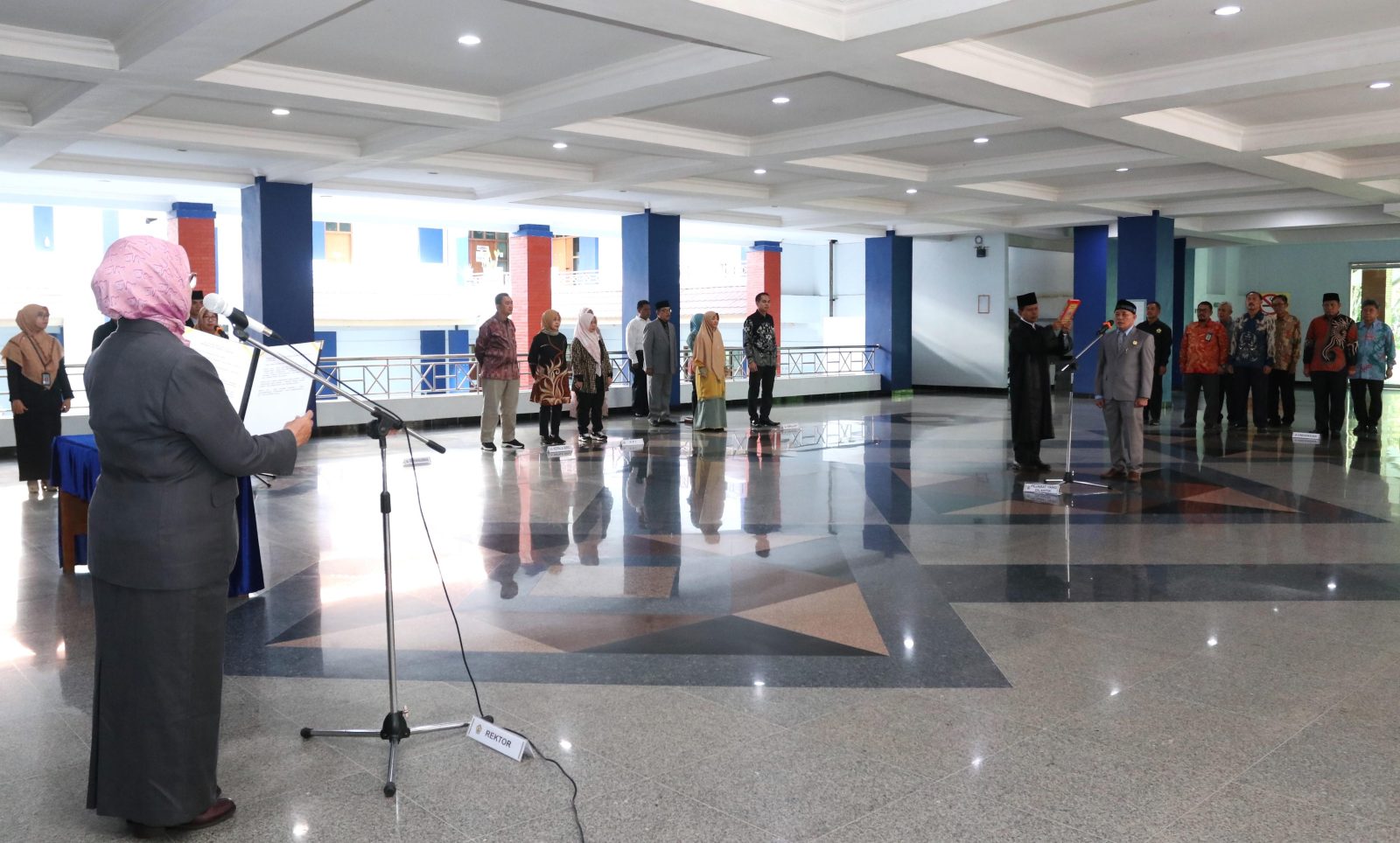 Rektor Lantik Dekan FEB, Wakil Dekan dan Tiga Kepala UPT | UNIVERSITAS ... Rektor Lantik Dekan FEB, Wakil Dekan dan Tiga Kepala UPT | UNIVERSITAS ...