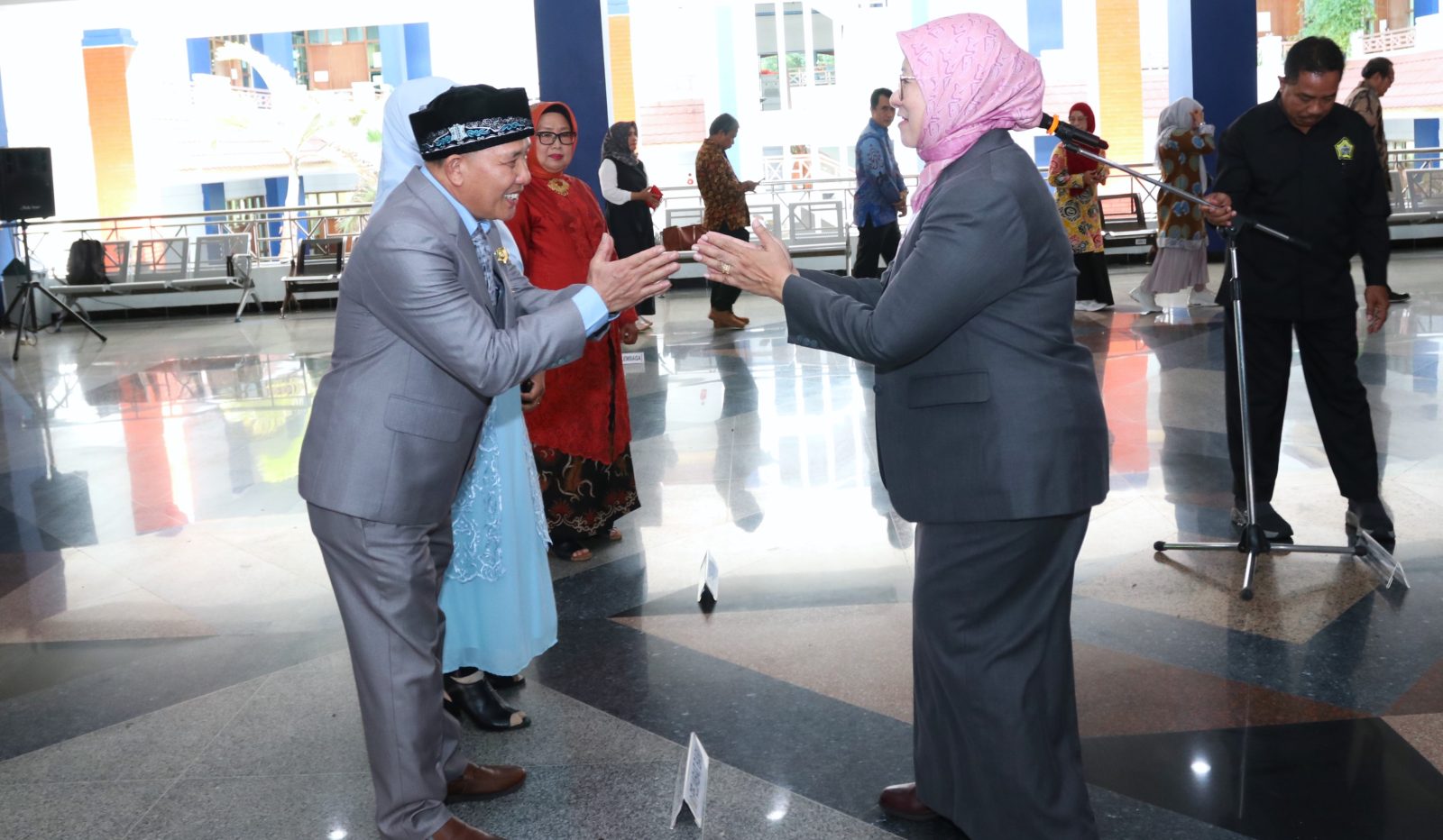 Rektor Lantik Dekan FEB, Wakil Dekan dan Tiga Kepala UPT | UNIVERSITAS ... Rektor Lantik Dekan FEB, Wakil Dekan dan Tiga Kepala UPT | UNIVERSITAS ...