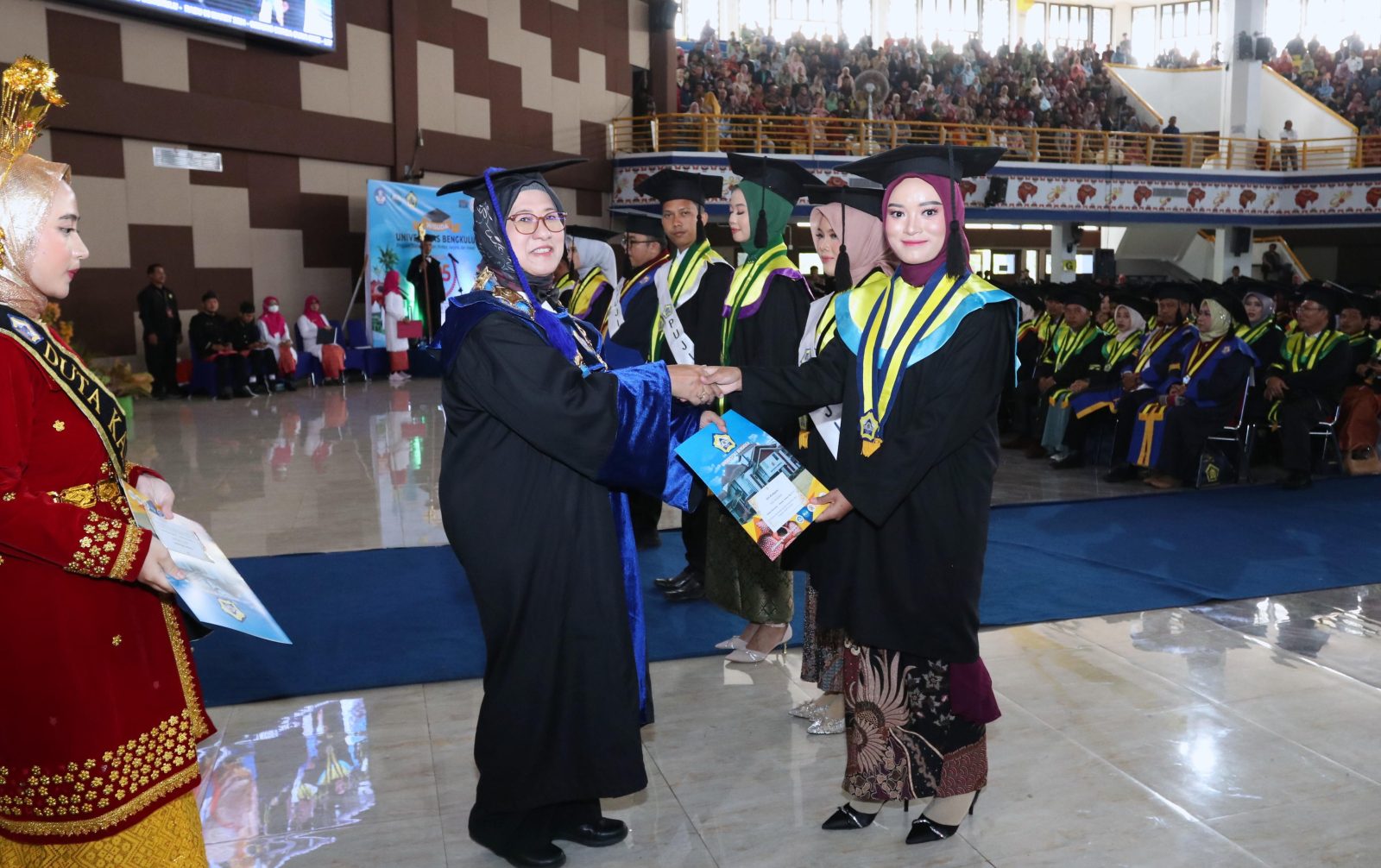 Wisuda 105 UNIB Sukses, Wisudawan : Kami Ingin Jadi Sarjana yang ...