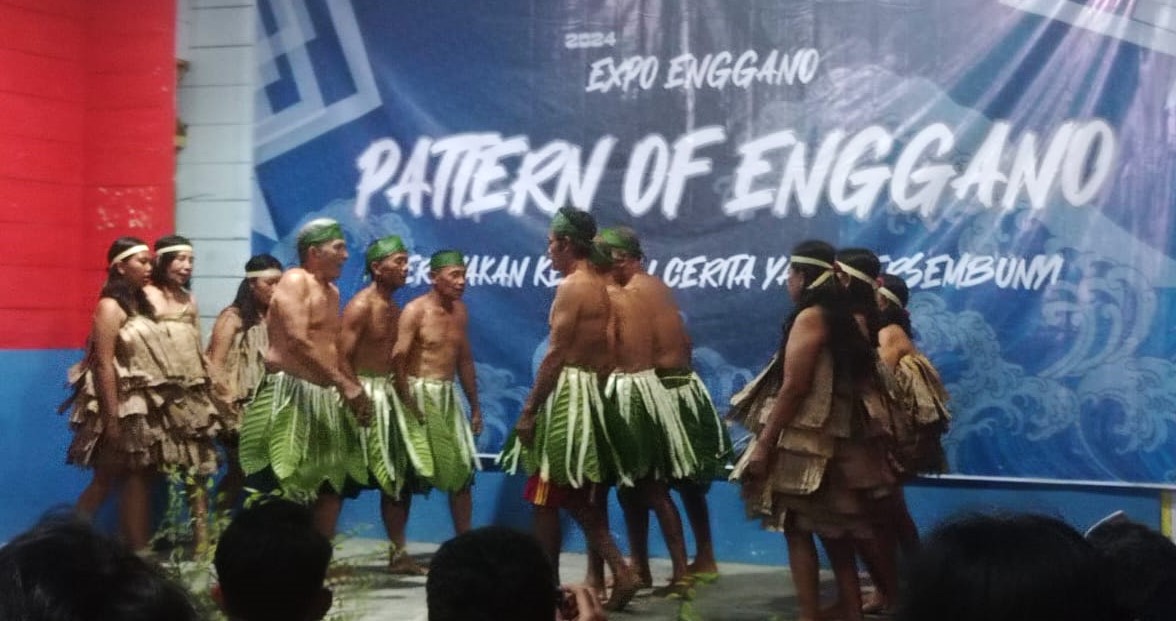 Mahasiswa KKN Kolaborasi Tampilkan The Legend of Enggano di Malam Expo ...