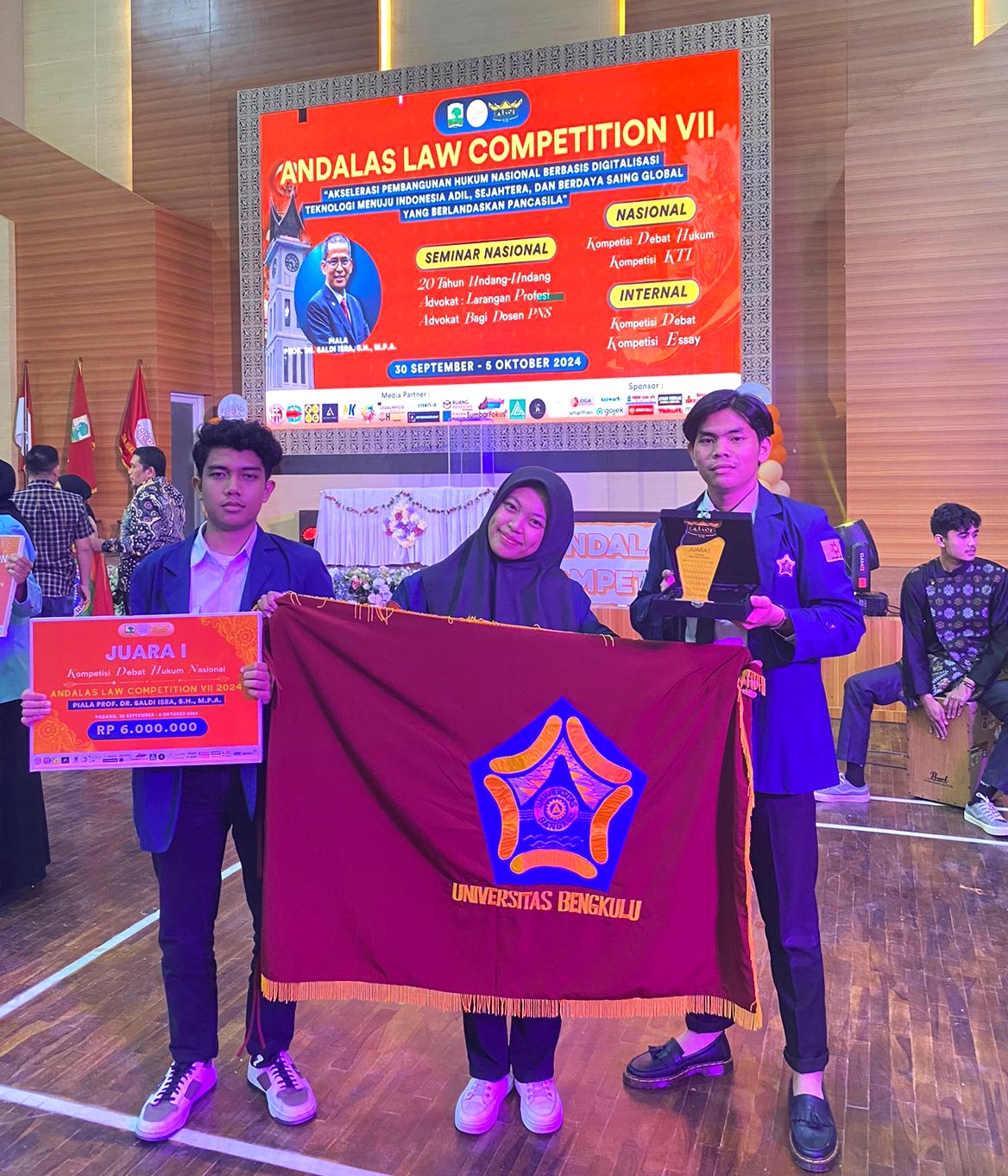 FH Unib Juara I di Kompetisi Debat Andalas Law Competition VII Tahun ...