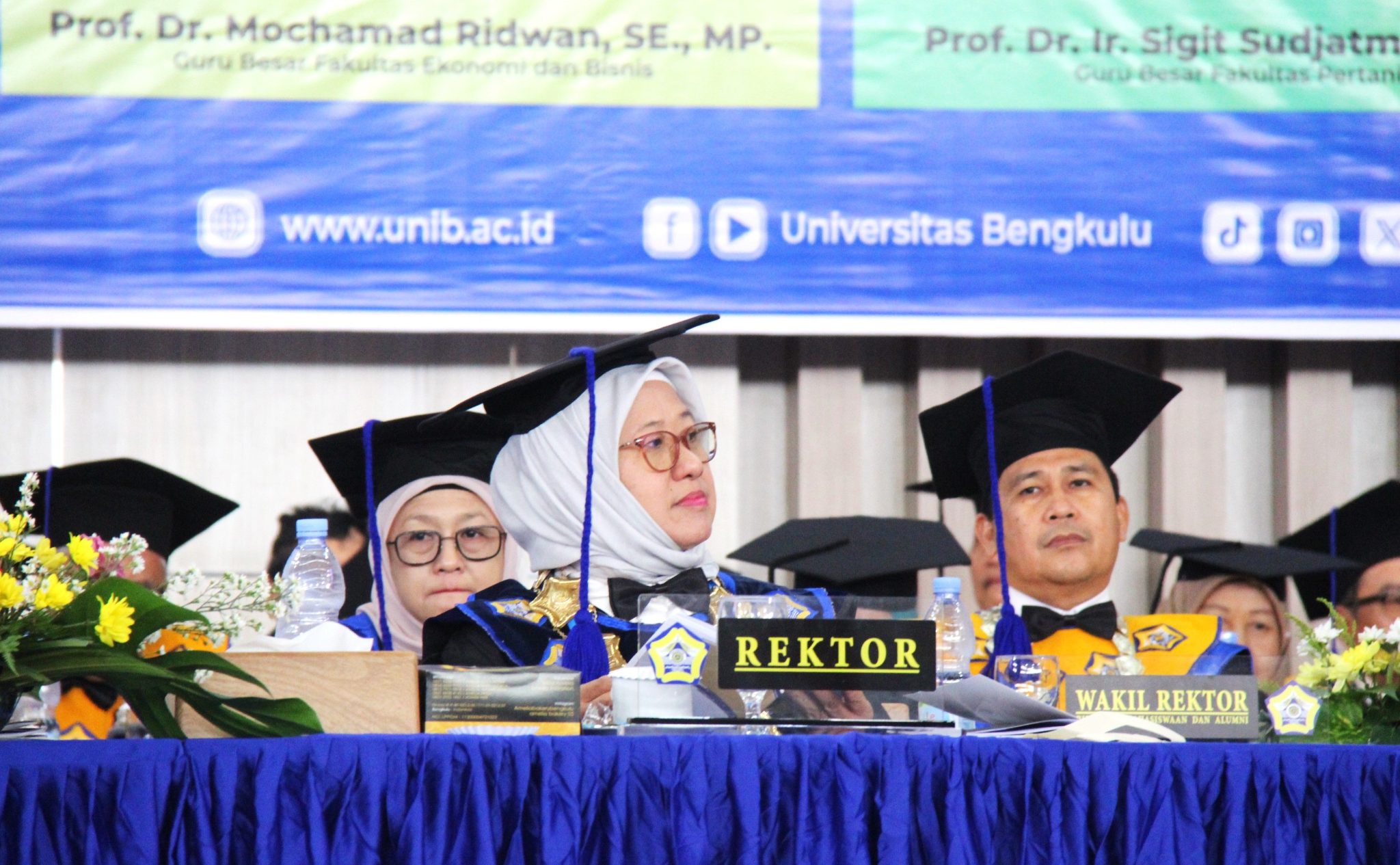 Unib Kukuhkan 5 Guru Besar Baru, Ini Profil Singkat dan Orasi Ilmiahnya ...