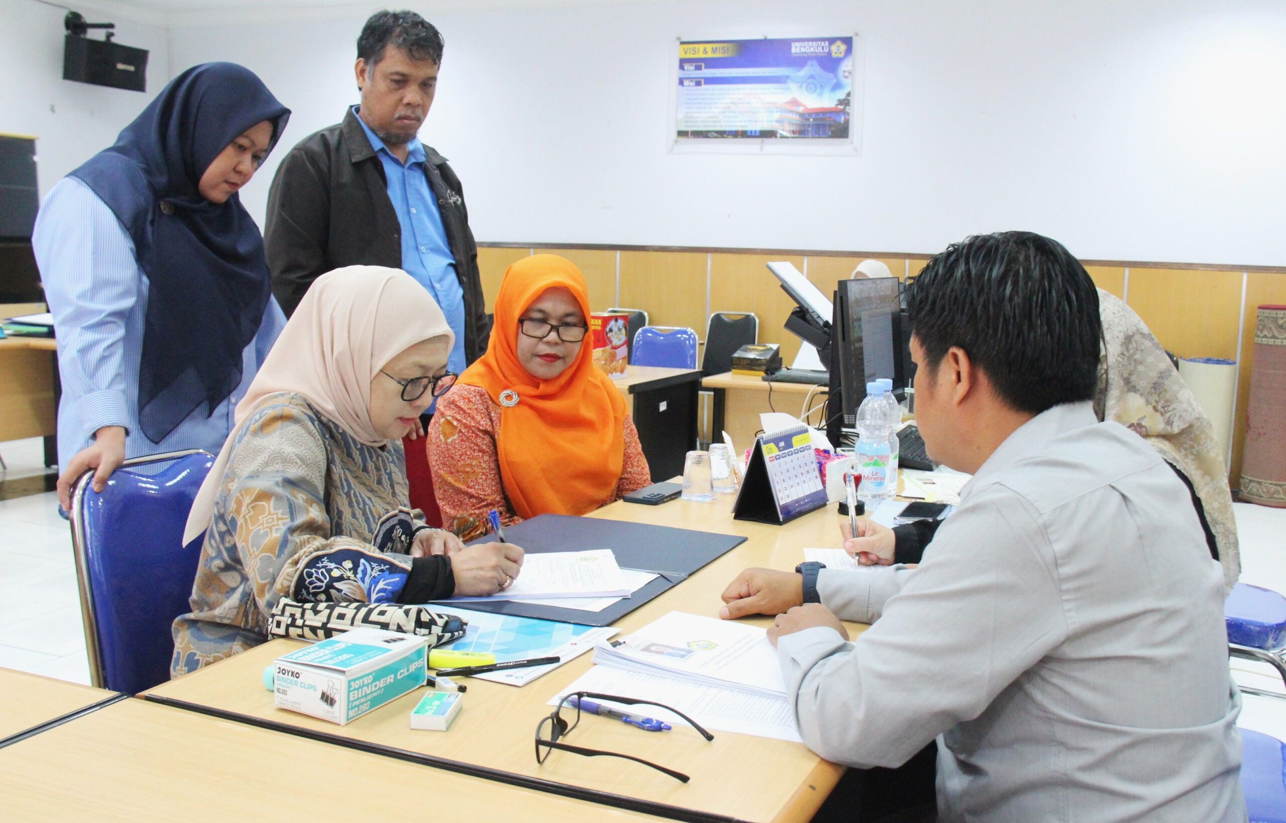 Pemilihan Rektor Unib, 5 Bakal Calon Kembalikan Formulir Pendaftaran ...