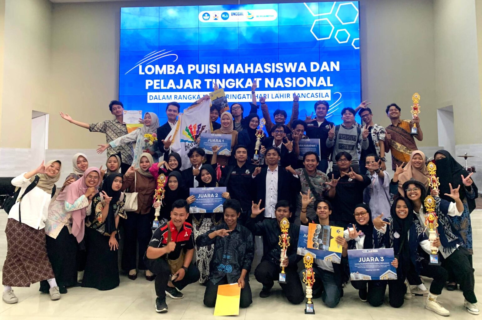 Mahasiswa Unib Juara I Lomba Musikalisasi Puisi Tingkat Nasional | UNIVERSITAS BENGKULU
